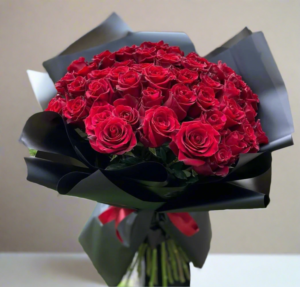 50 Red Rose Bouquet with Black Wrap – Freddie's CakeShop