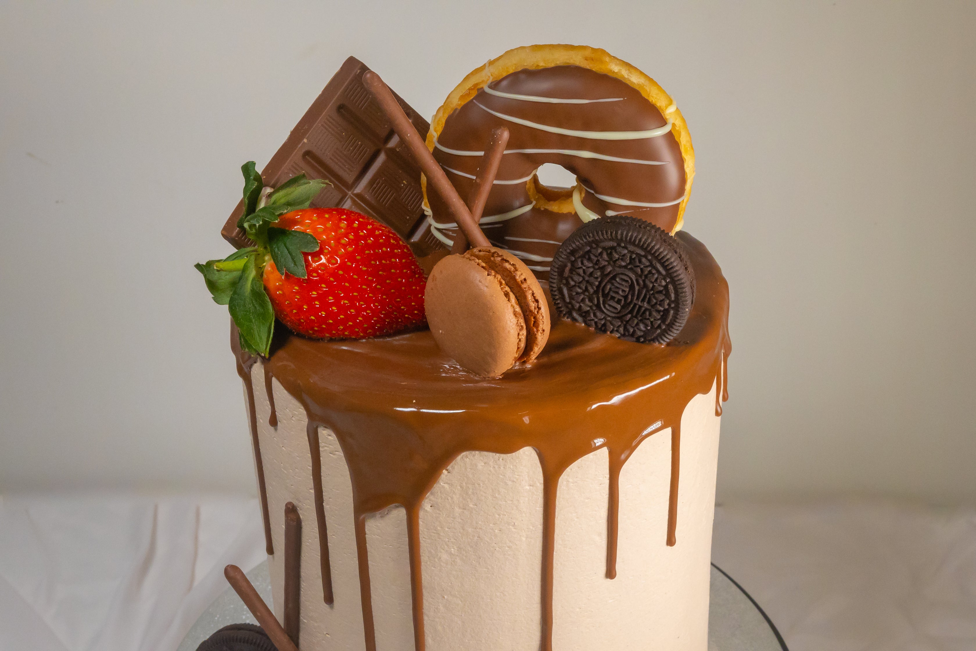 Fresh Chocolate Deluxe Cake – Freddie's CakeShop